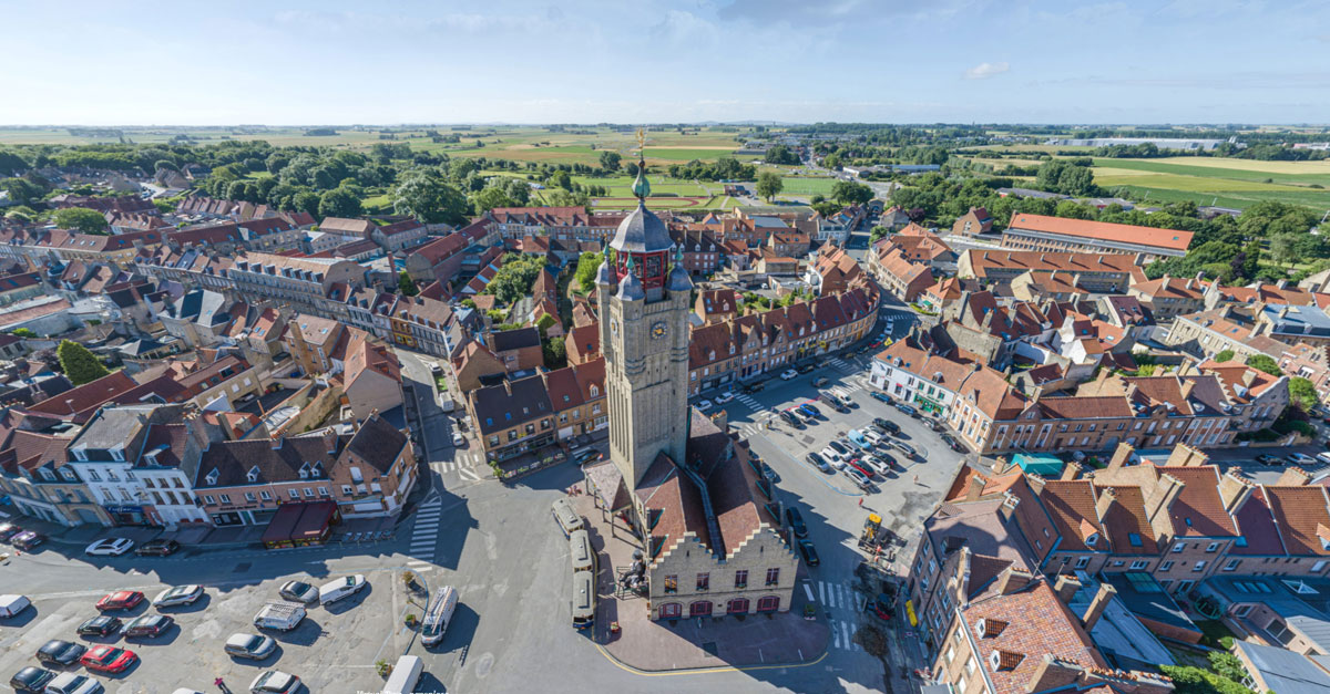 Office de Tourisme et le beffroi de Bergues en visite virtuelle 360°